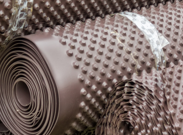 Профилированная мембрана Plastguard 400 г/м2 профилированная цена дилера в Москве